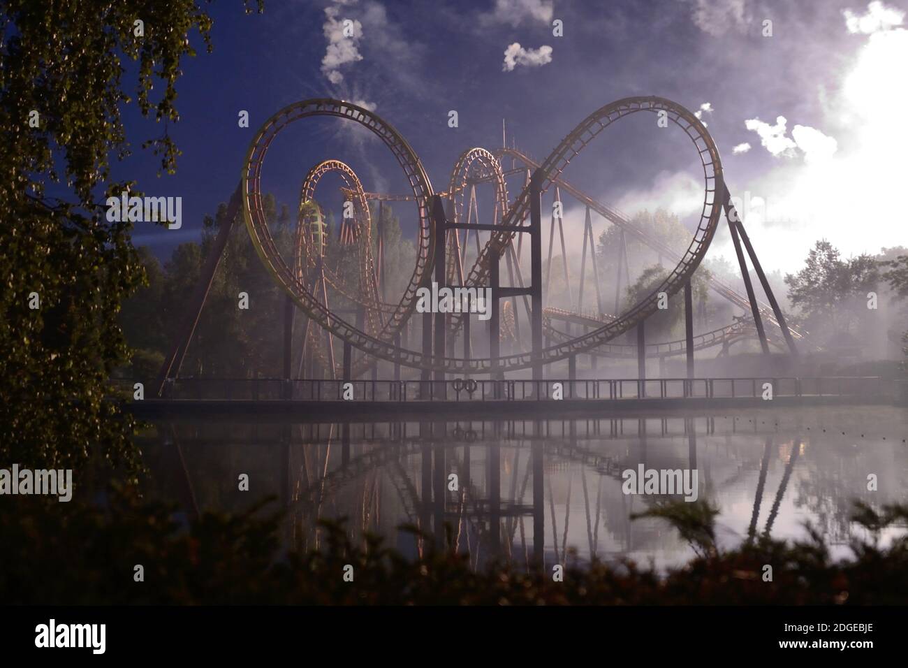 Un feu d'artifice est organise a l'occasion de l'inauguration de la ...