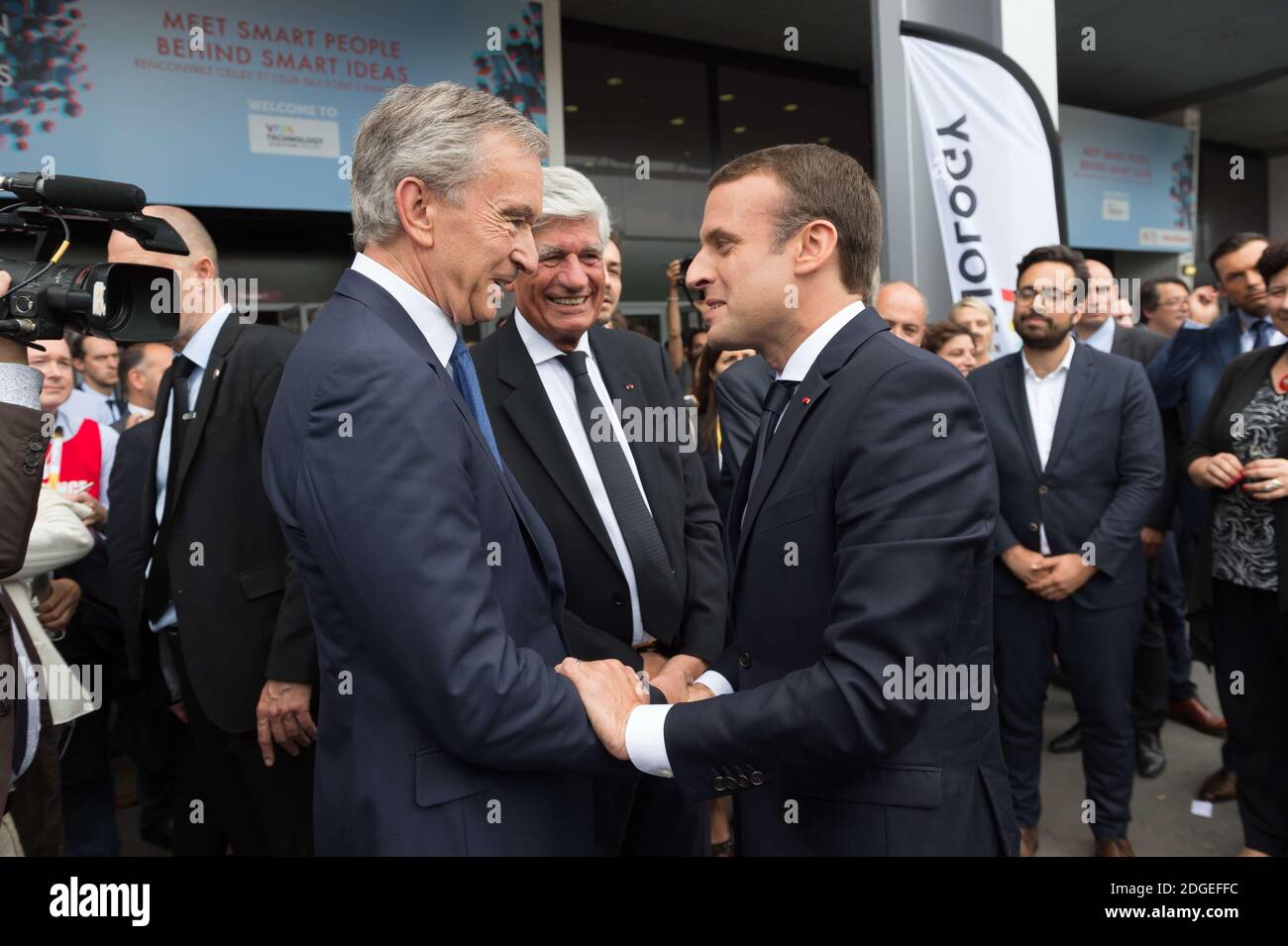 Bernard arnault macron hi-res stock photography and images - Alamy
