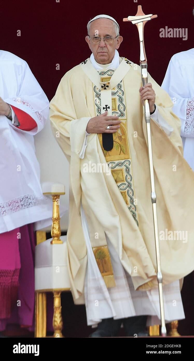 Pope Francis celebrates the Corpus Domini ceremony at San Giovanni ...
