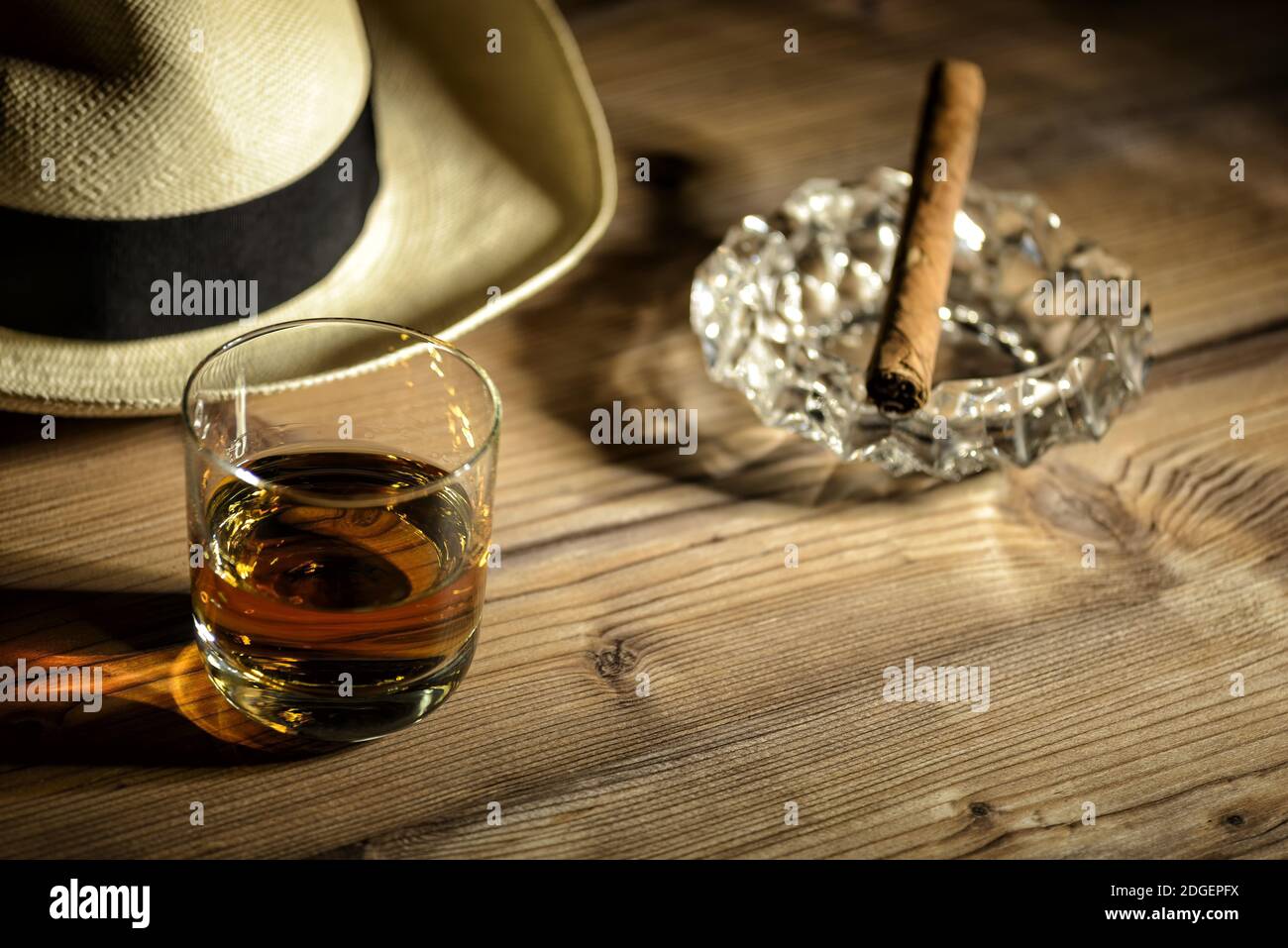 Glas of rum in a bar in Cuba Stock Photo - Alamy