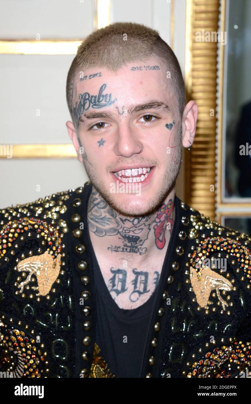 Lil peep hi-res stock photography and images - Alamy