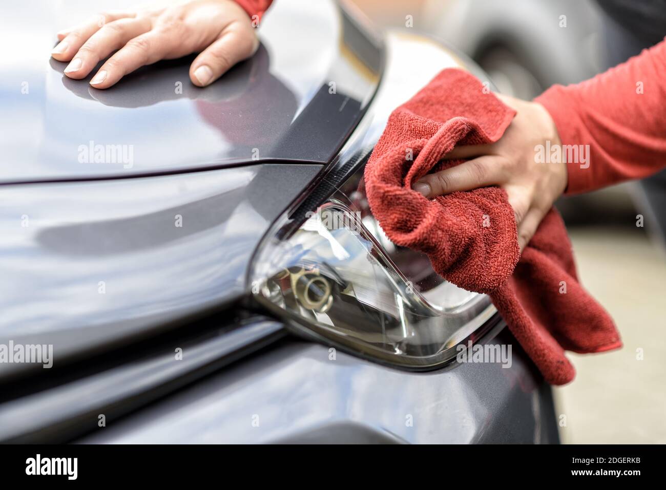 Washing paint brush after use hi-res stock photography and images - Alamy