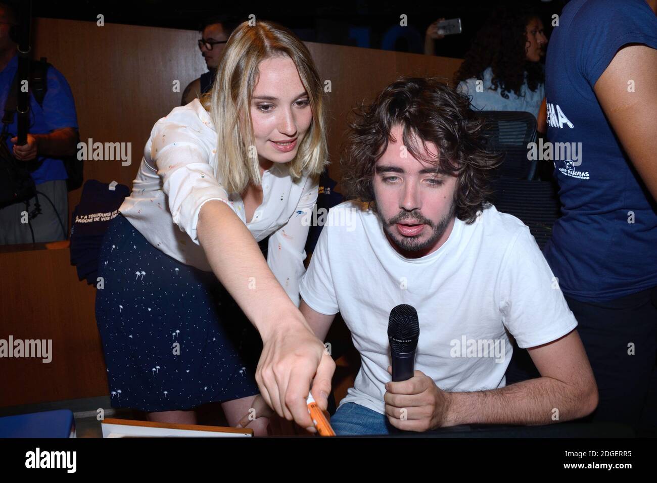 Deborah Francois et Eric Metzger (Eric et Quentin) participent au ...
