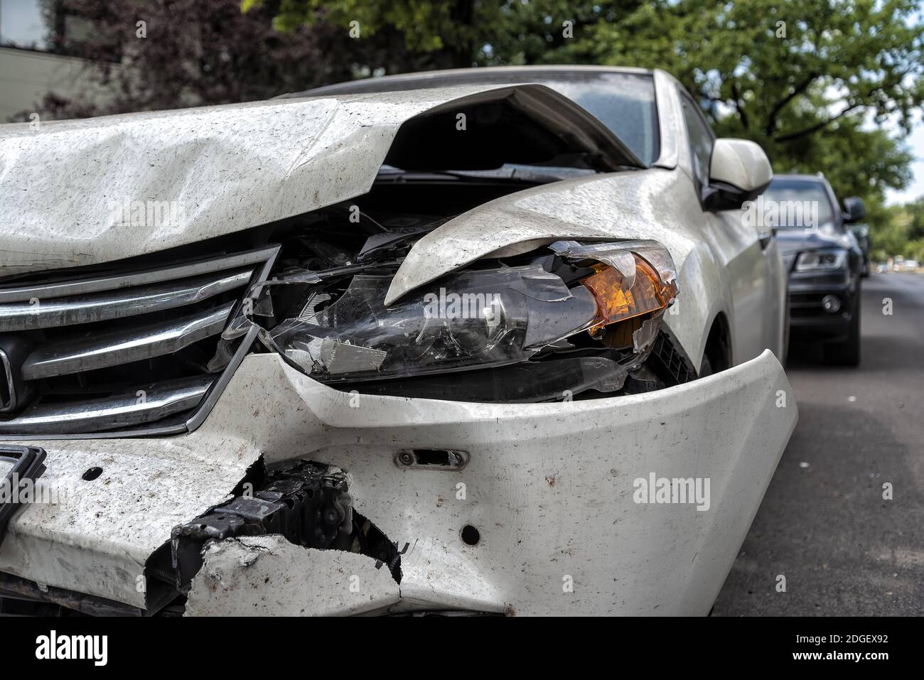 Car after collision hi-res stock photography and images - Alamy