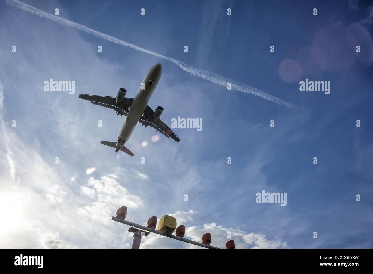 Aircraft shortly before landing Stock Photo - Alamy