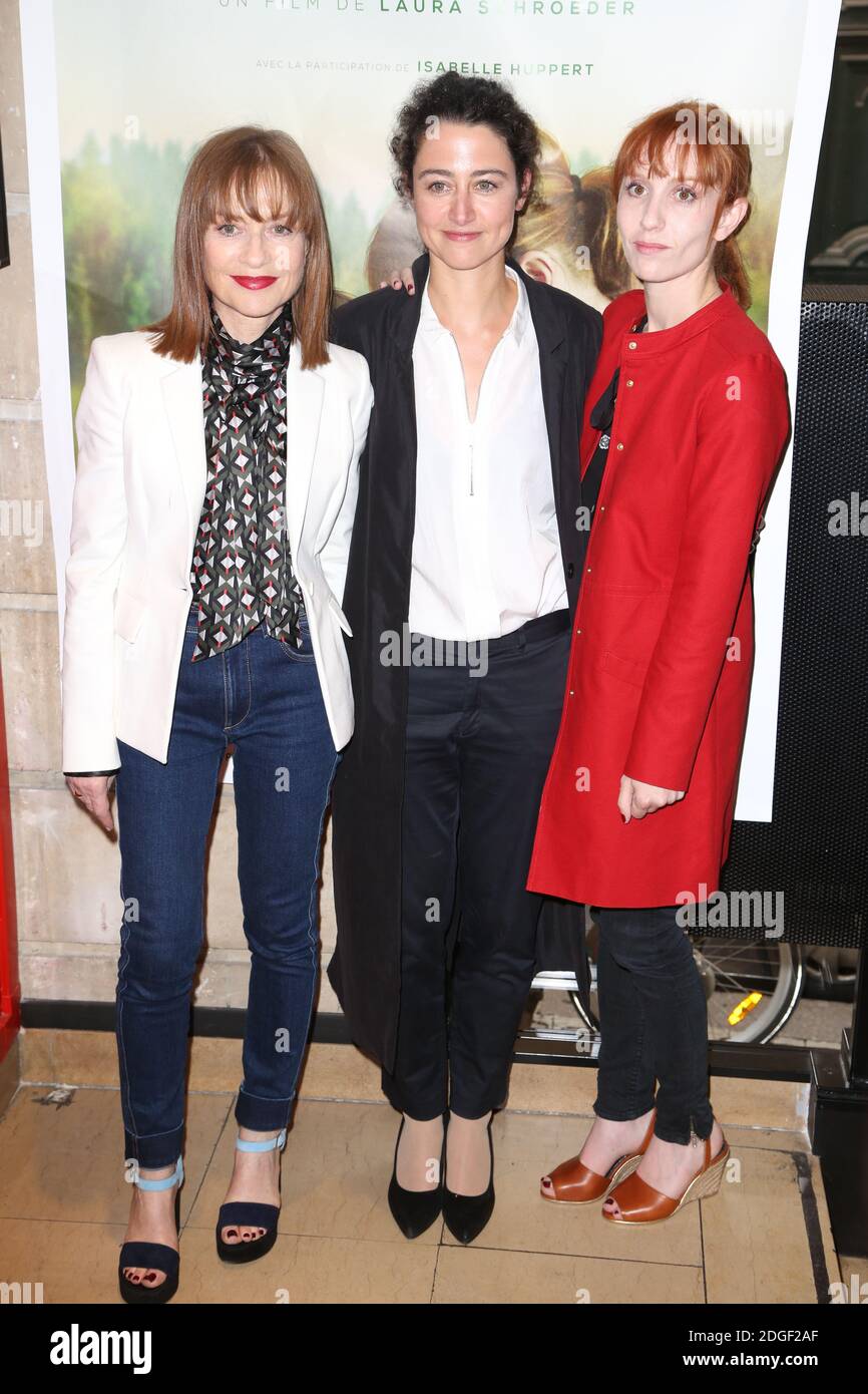 Isabelle Huppert, Laura Schroeder et Lolita Chammah lors de la Premiere ...