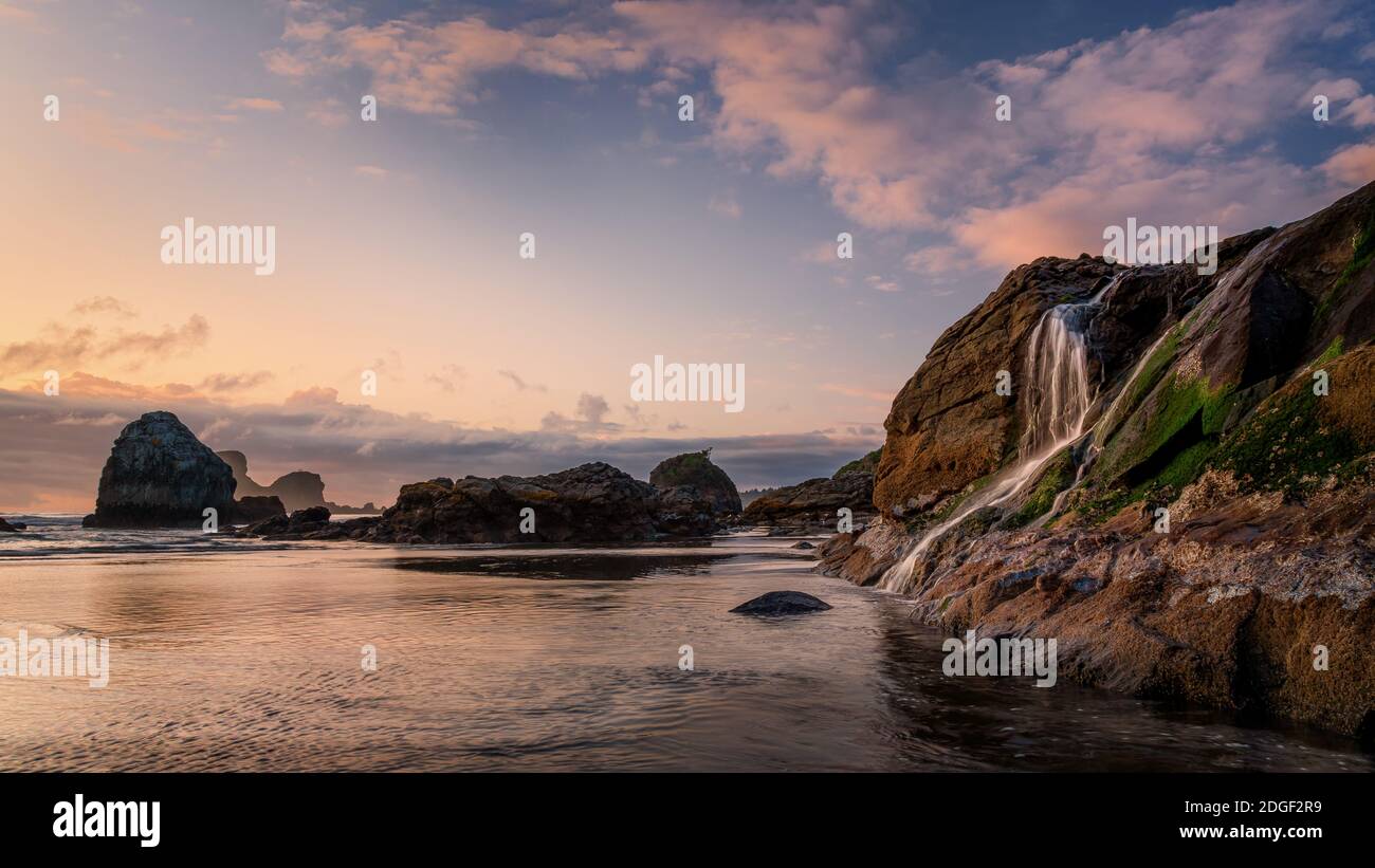 Pacific ocean waterfall hi-res stock photography and images - Alamy