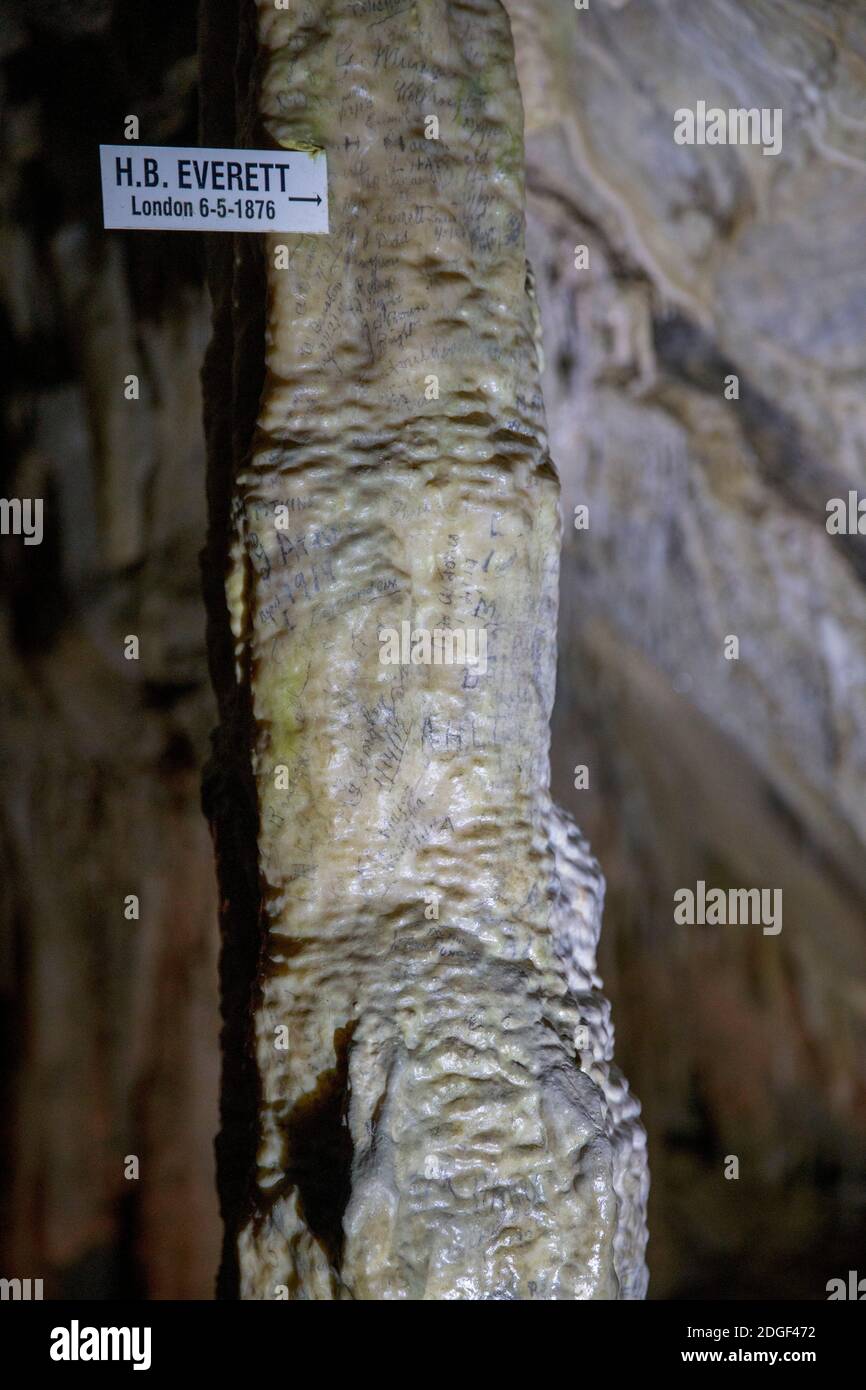 Inside the Ngarua Caves, Takaka Hills, Nelson Tasman, New Zealand ...
