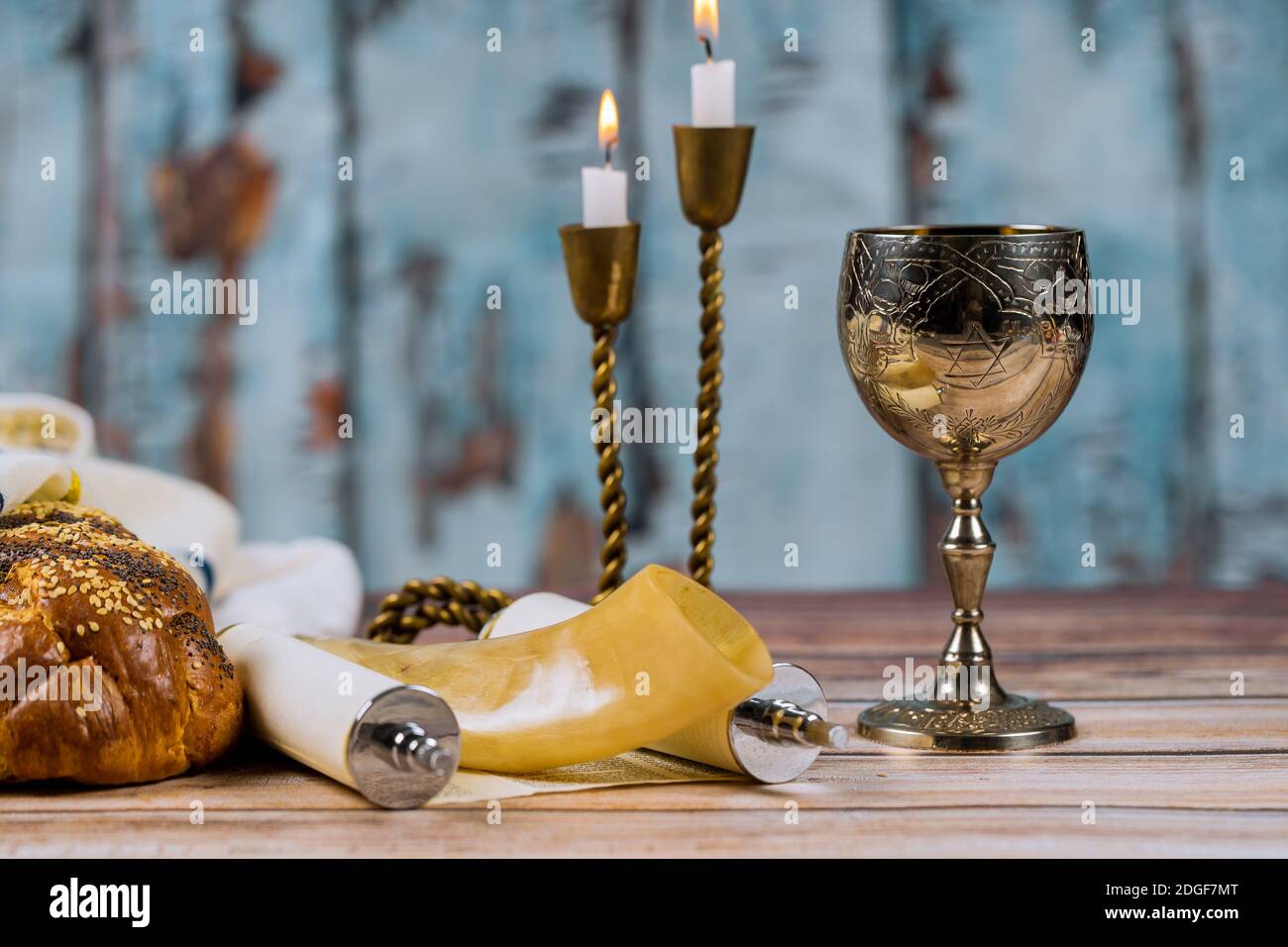 Havdala ceremony at the end of Jewish Saturday Stock Photo - Alamy