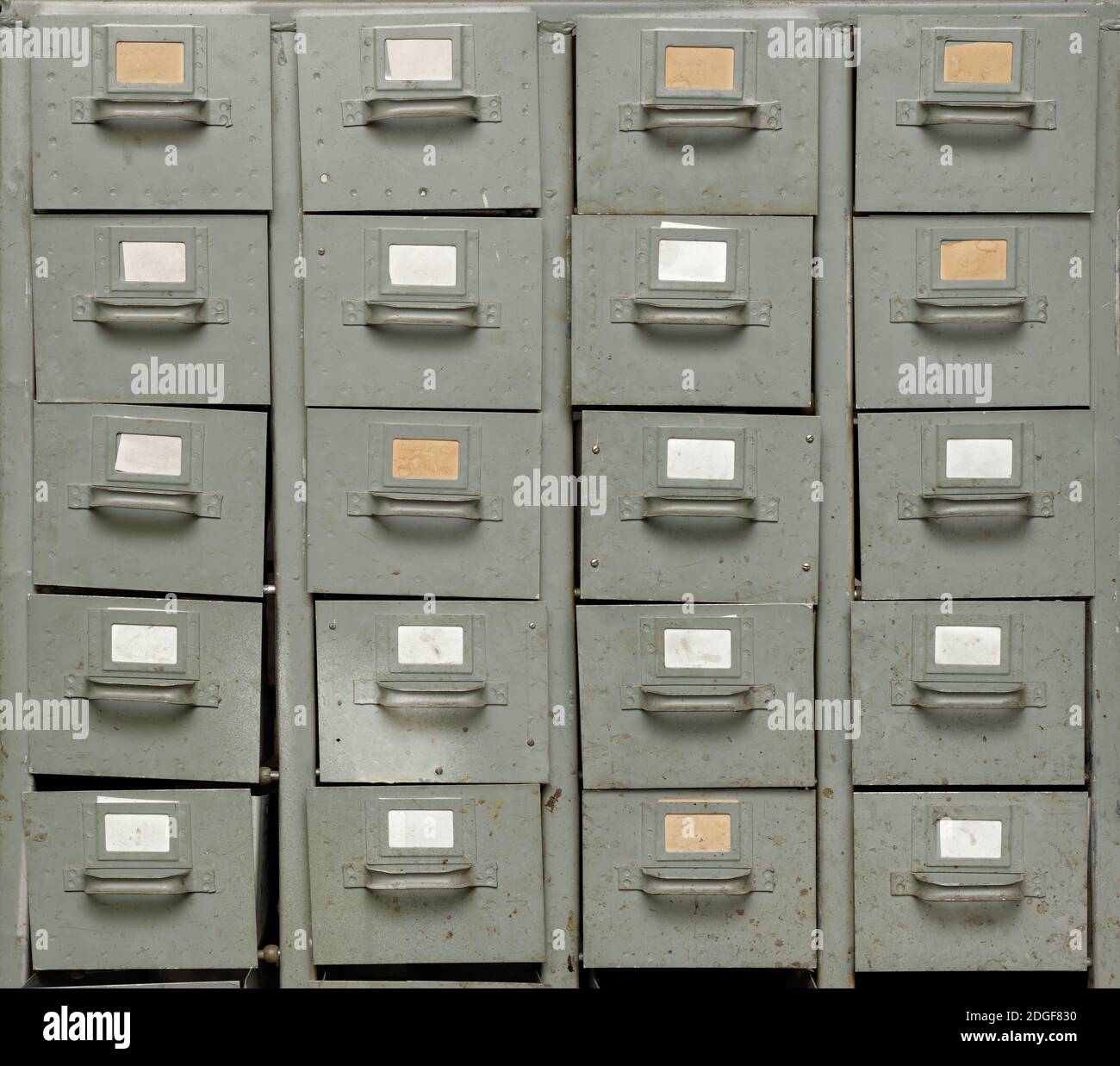 Old filing cabinet hi-res stock photography and images - Alamy