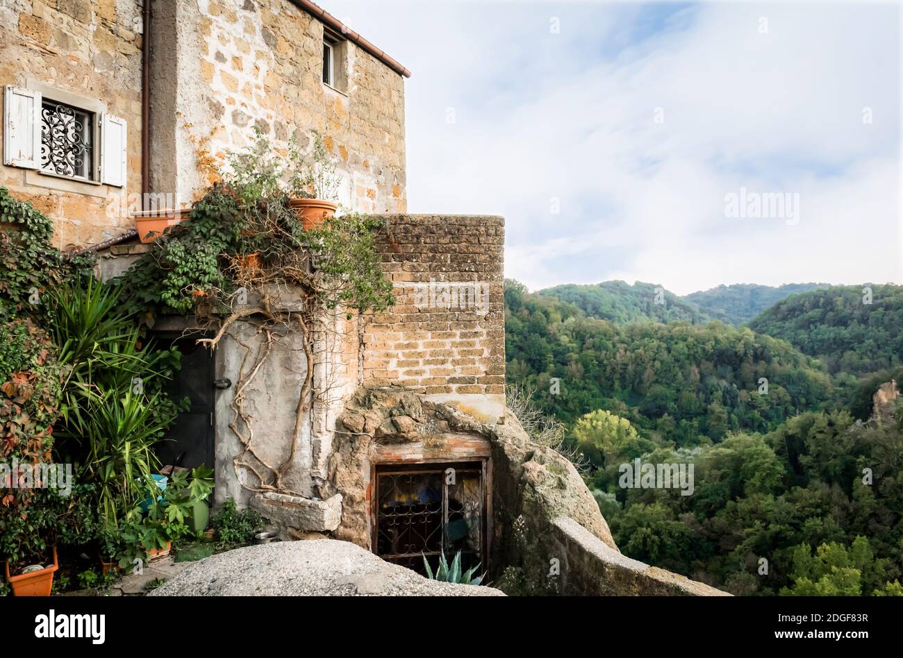 Calcata italy hi-res stock photography and images - Alamy