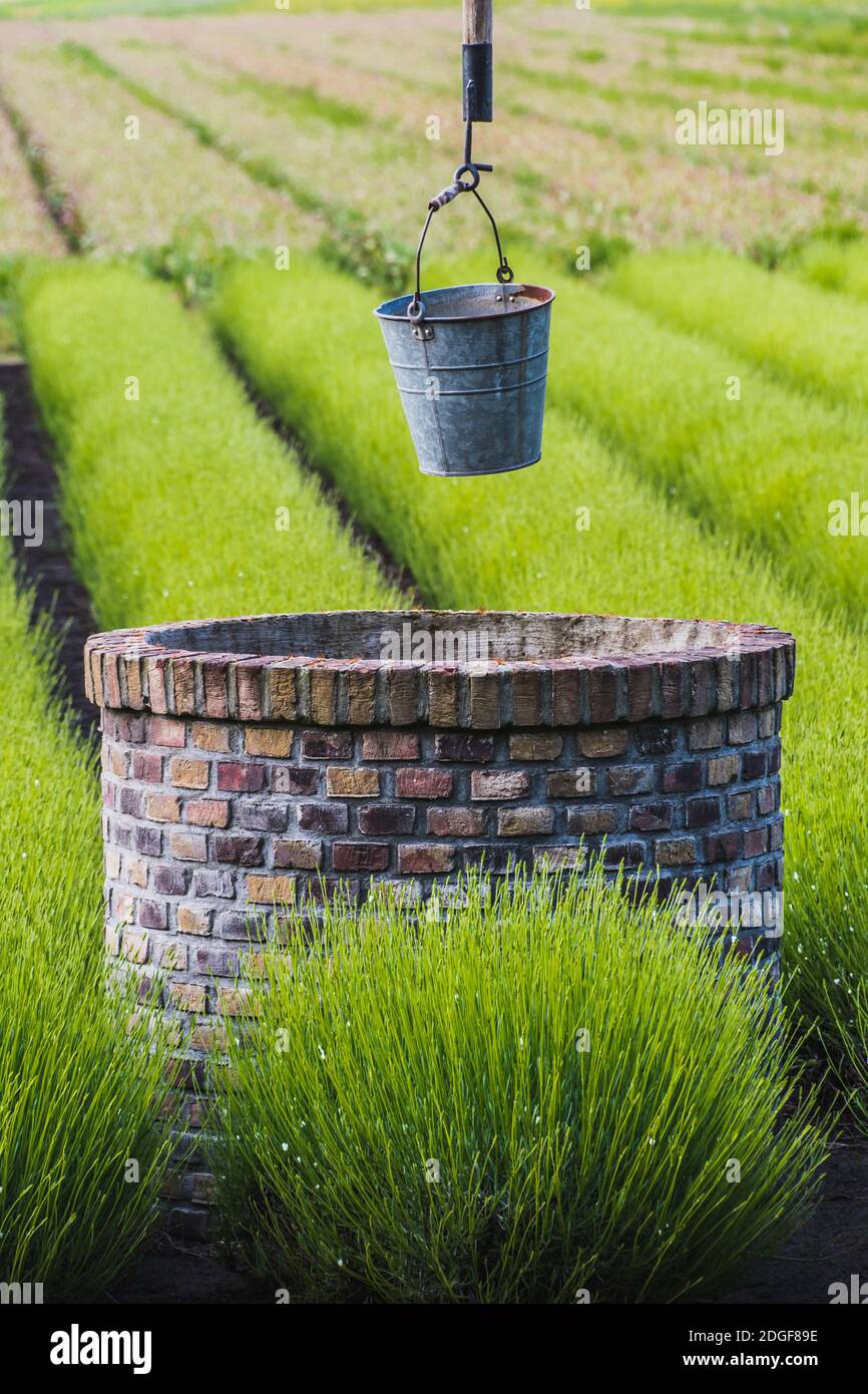 Well bucket hi-res stock photography and images - Alamy
