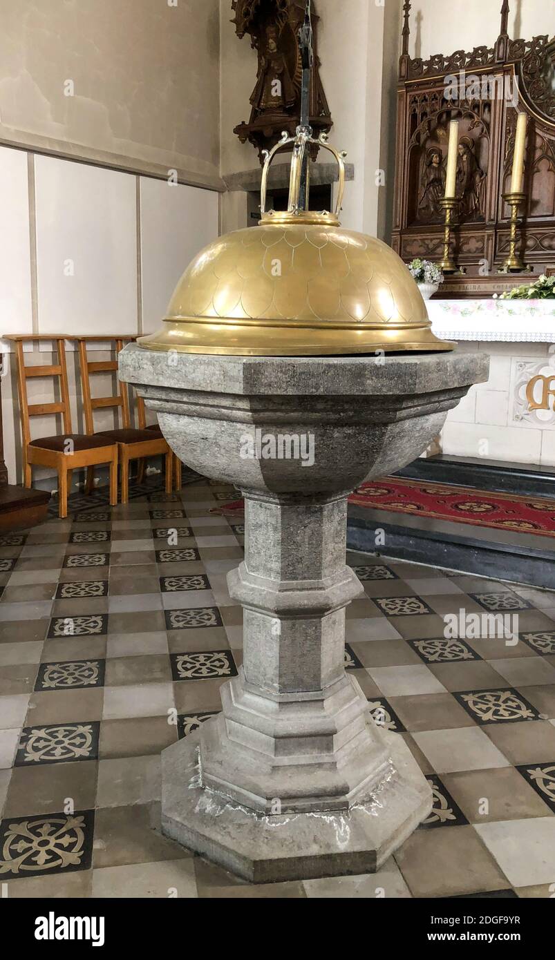 Baptism font hi-res stock photography and images - Alamy