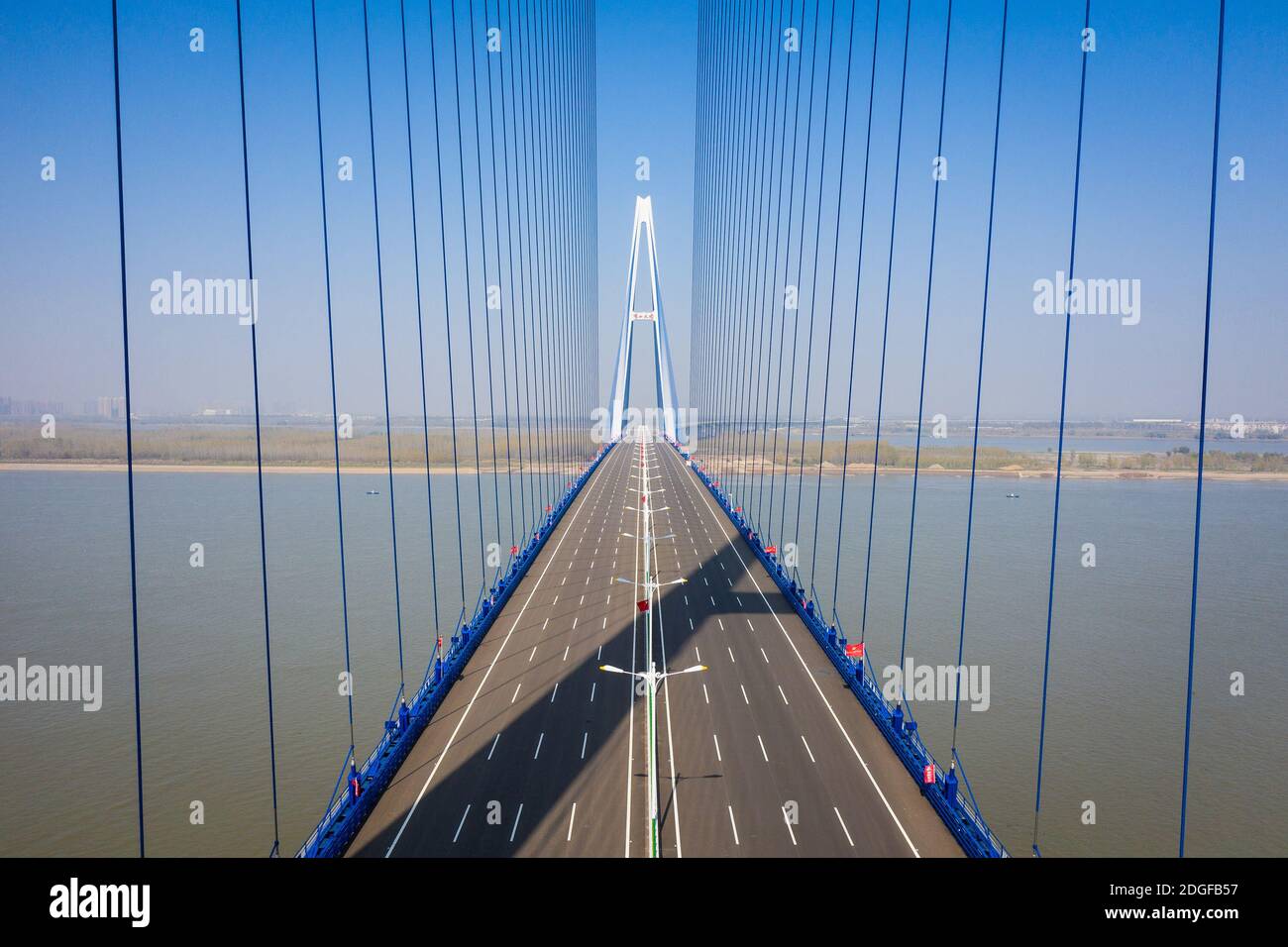 --FILE--As the 11th Yangtze River Bridge, the Qingshan Yangtze River ...