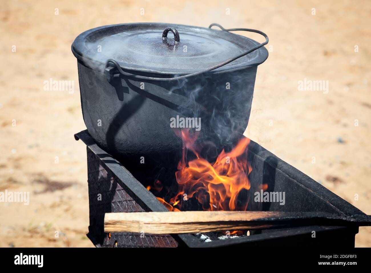 Tea pot fire hi-res stock photography and images - Alamy