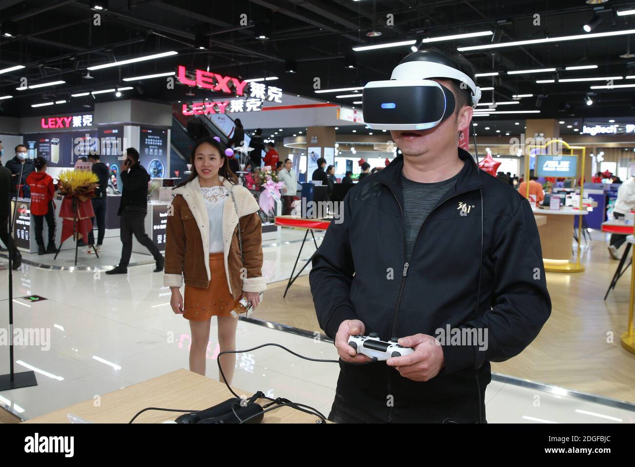 The first flagship store opened by JD.com in capital cities across the ...