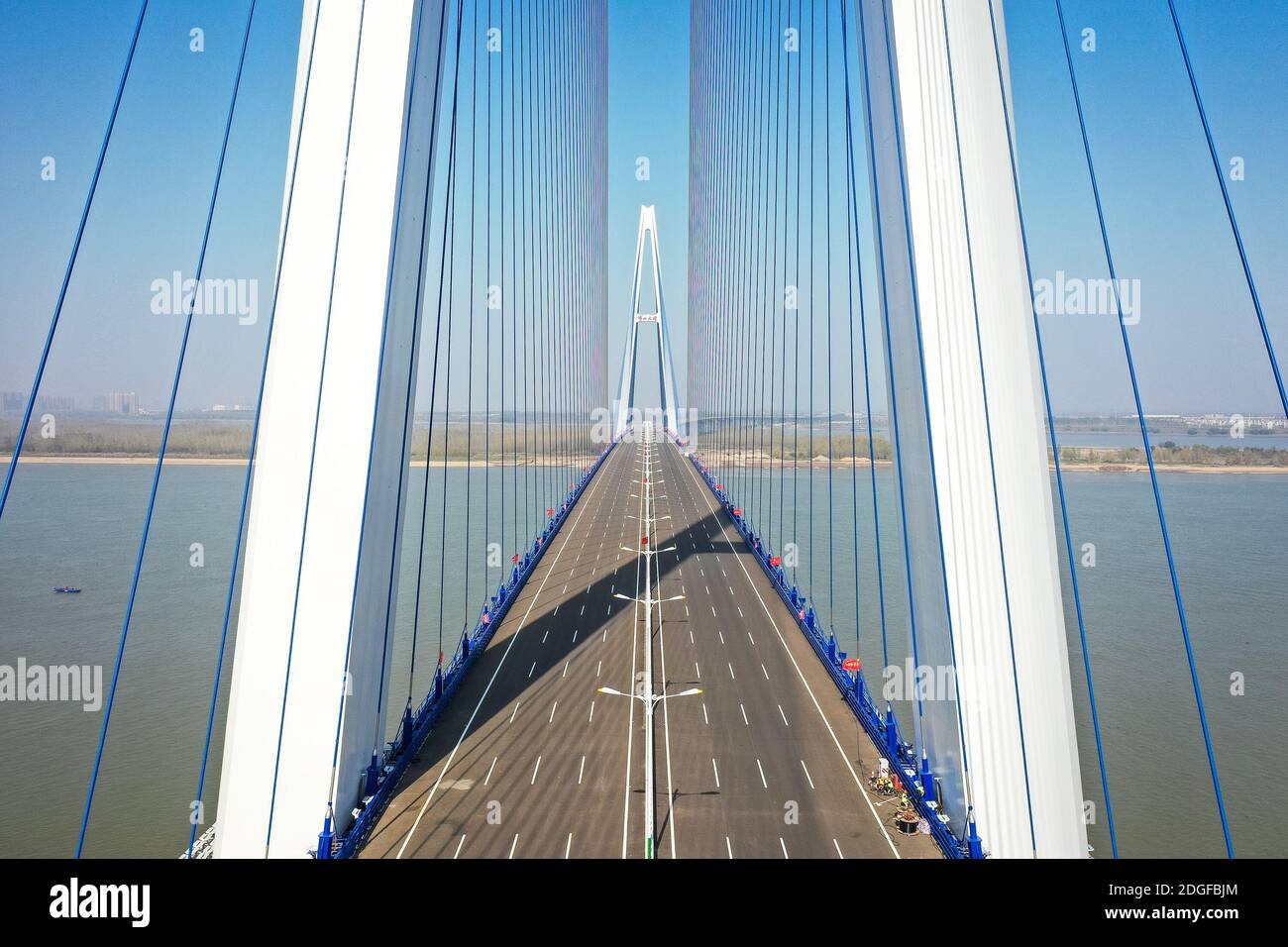 --FILE--As the 11th Yangtze River Bridge, the Qingshan Yangtze River ...