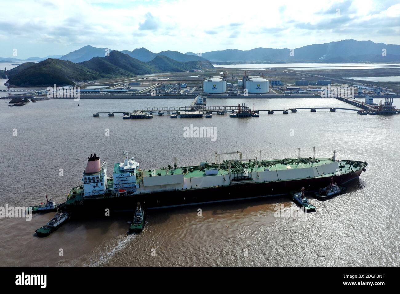 --FILE--AL SAFLIYA, a Bahamian super large LNG ship, successfully ... --FILE--AL SAFLIYA, a Bahamian super large LNG ship, successfully ...