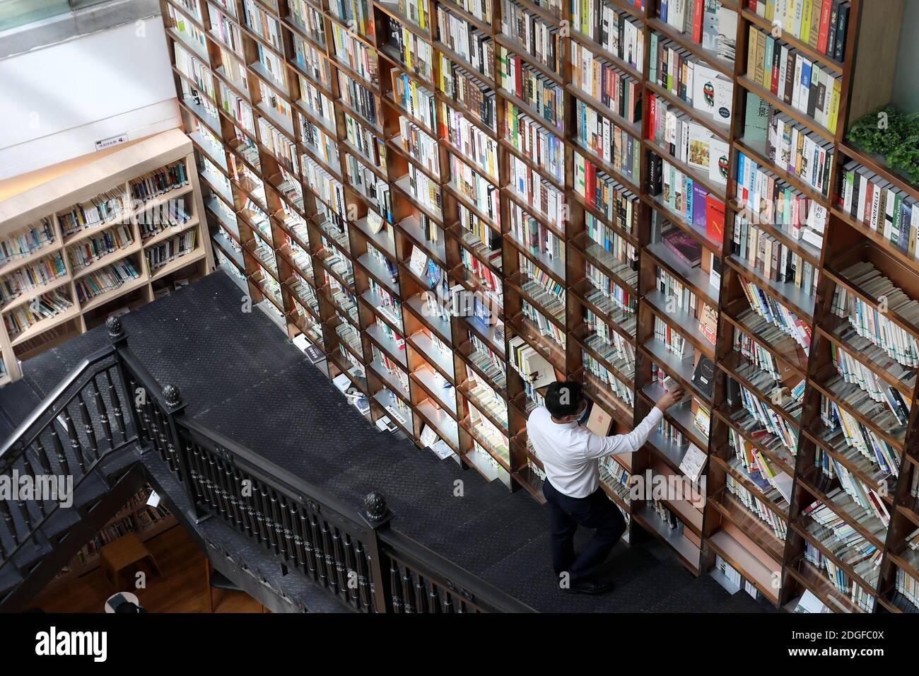 The first library jointly built by Guangzhou and Foshan, READING HOME ...
