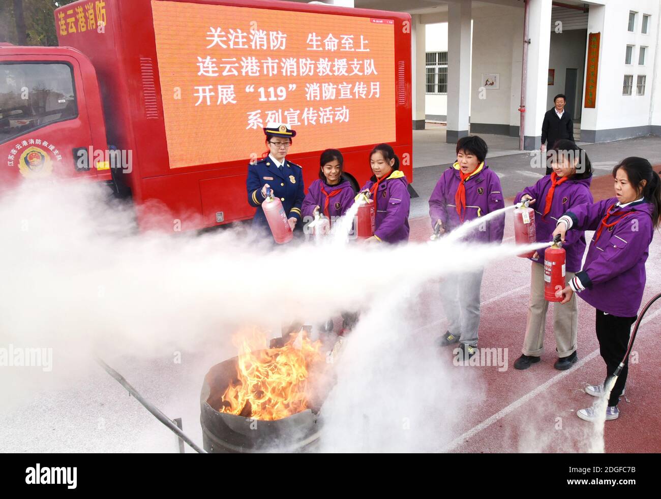 Fire drill students hi-res stock photography and images - Alamy