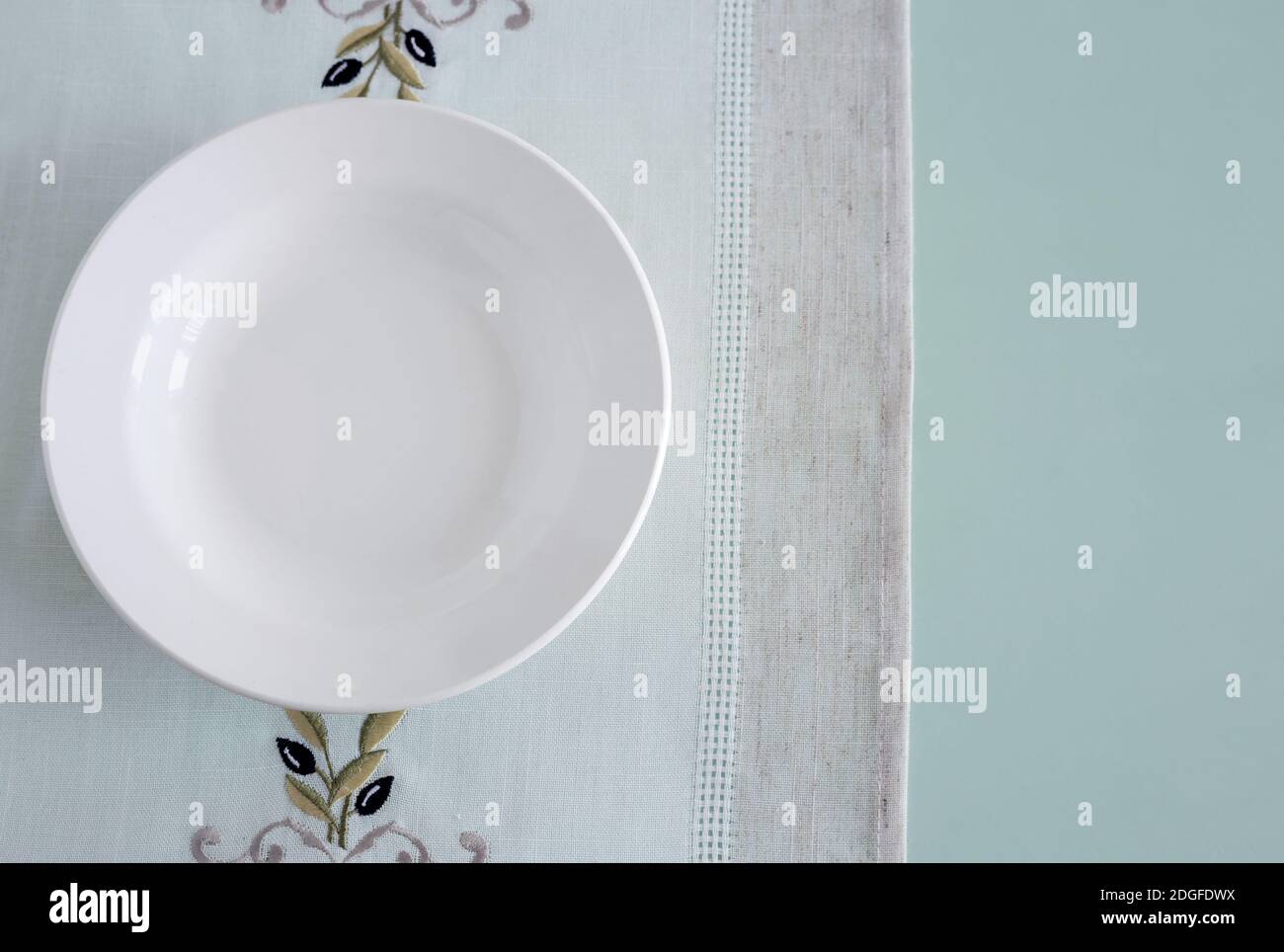 Empty breakfast plate hi-res stock photography and images - Alamy