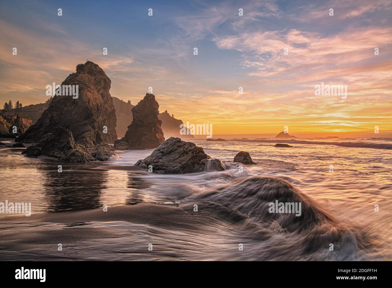 Colorful Sunset Seascape at a Northern California Beach Stock Photo - Alamy