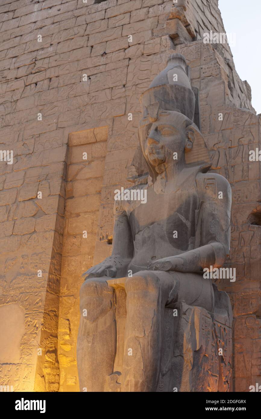 Statue in Luxor temple in the evening Stock Photo - Alamy