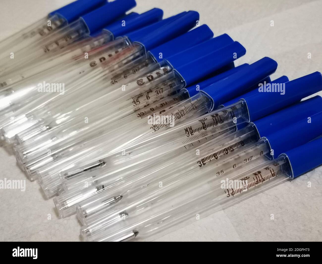 Thermometers hi-res stock photography and images - Alamy