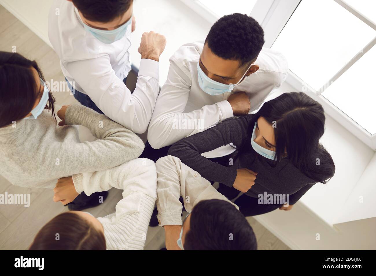 Teamwork and unity hi-res stock photography and images - Alamy