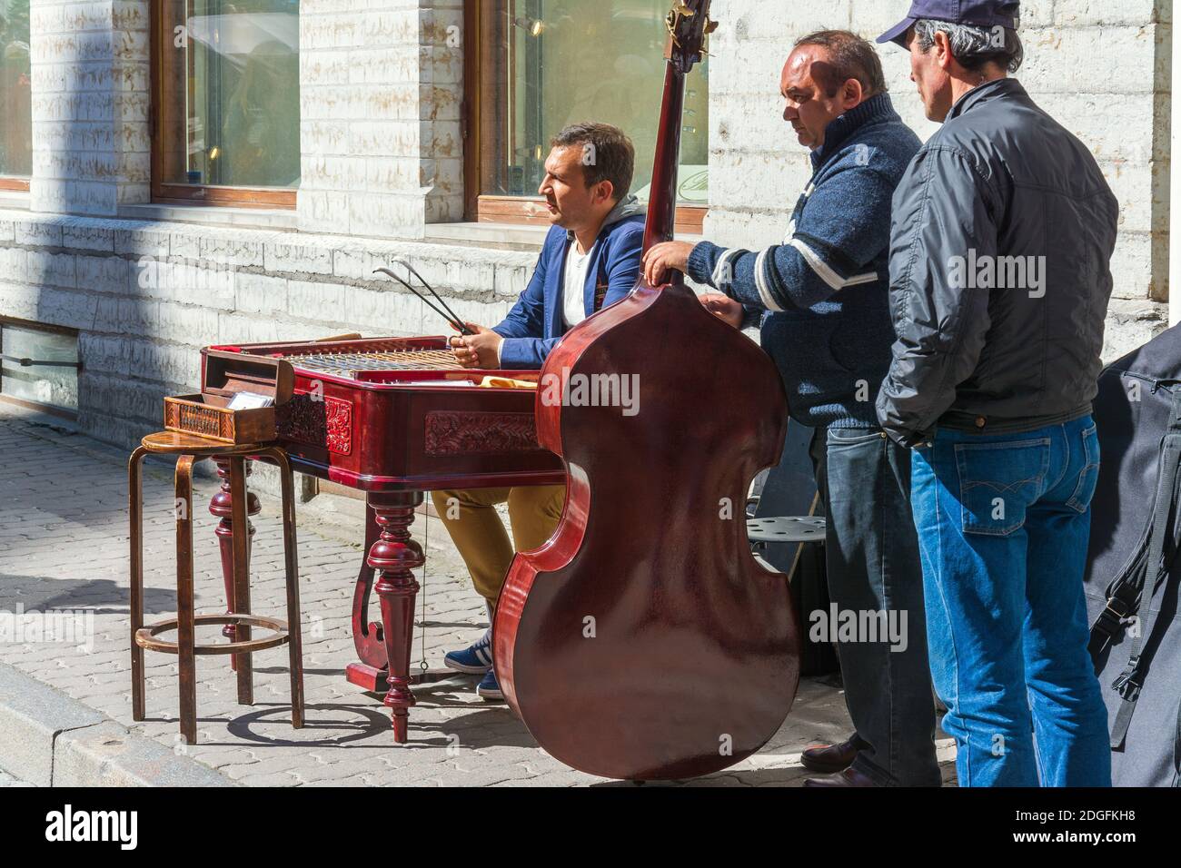 Street musicians with a zither and double bass at Viru street in ...