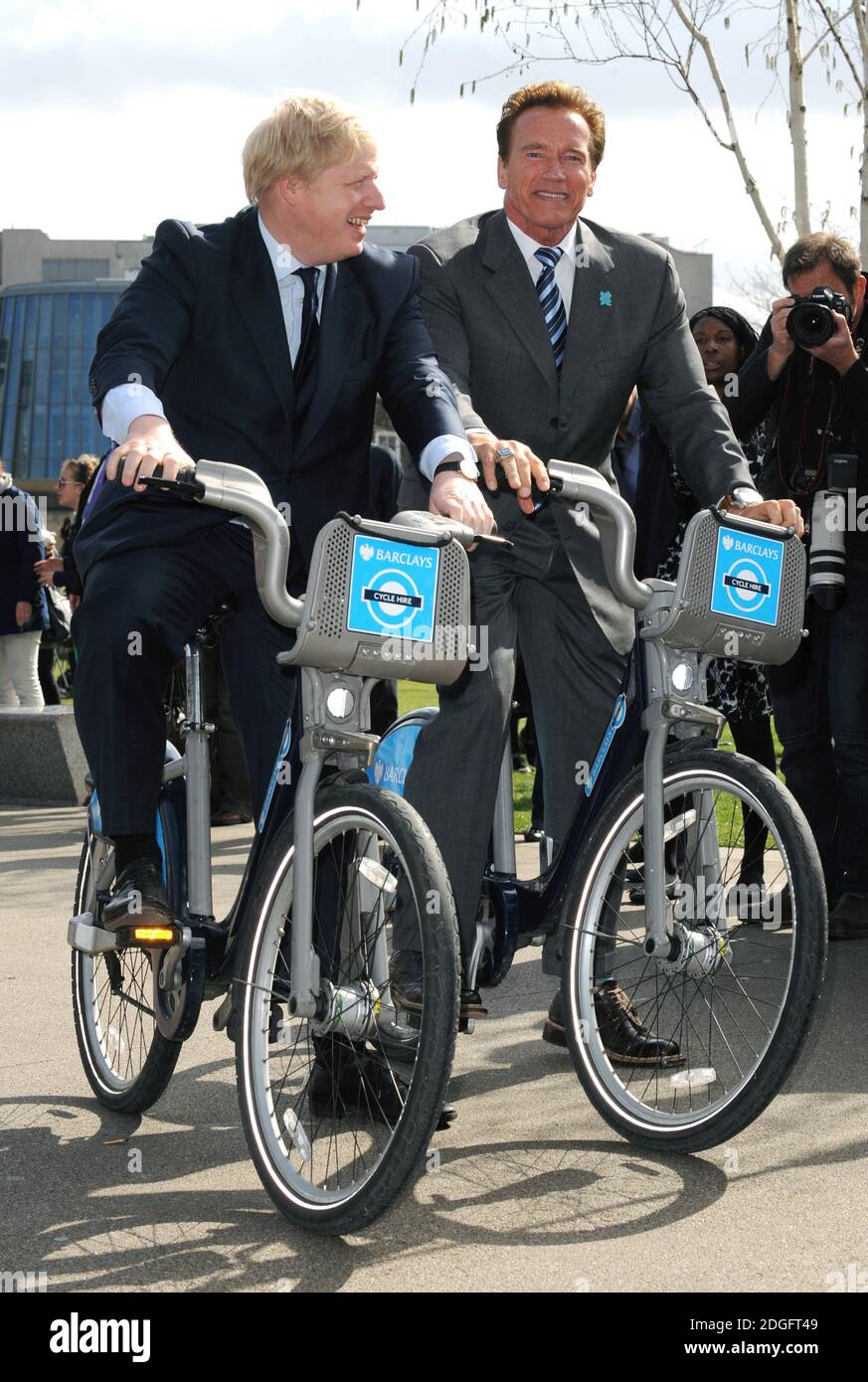 The Mayor of London, Boris Johnson shows Governor of California Arnold ...