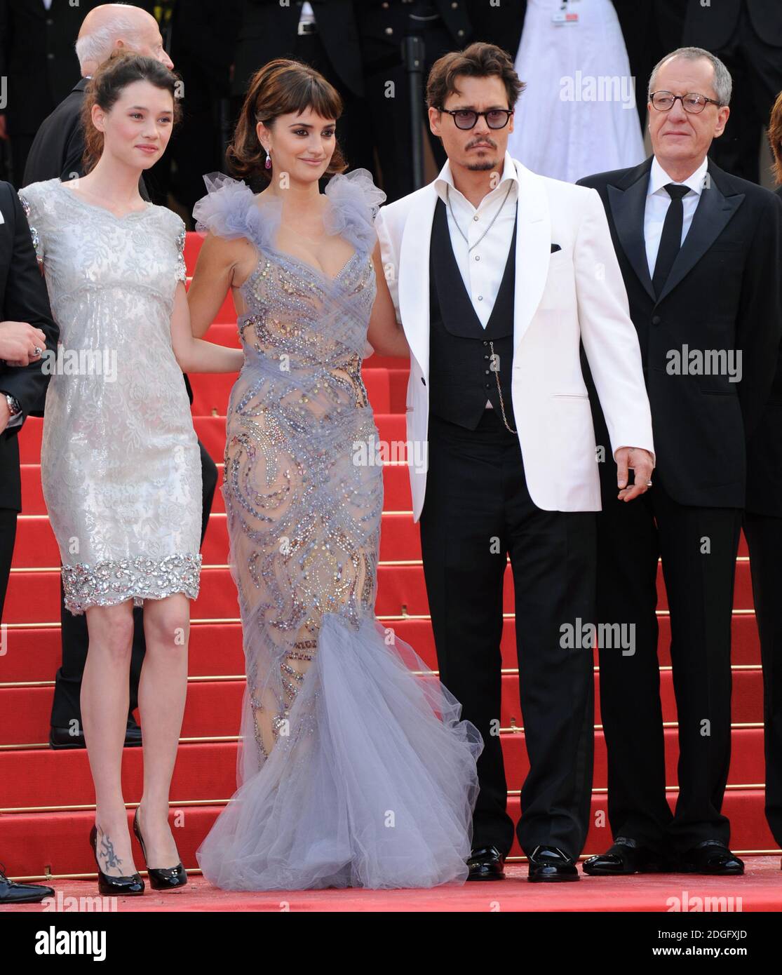 Astrid Berges-Frisbey, Johnny Depp, Geoffrey Rush and Penelope Cruz ...