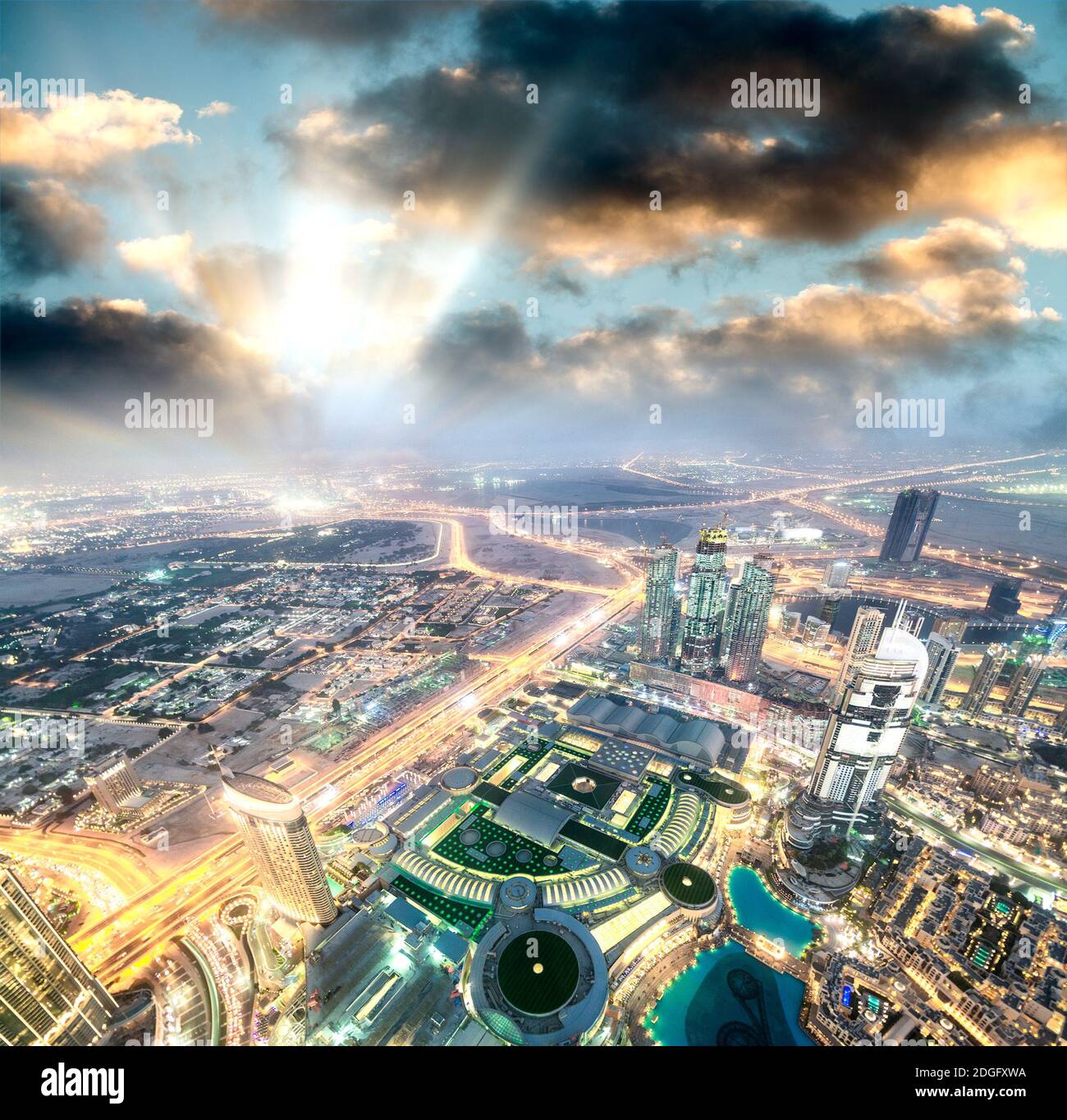 Dubai tallest buildings hi-res stock photography and images - Alamy