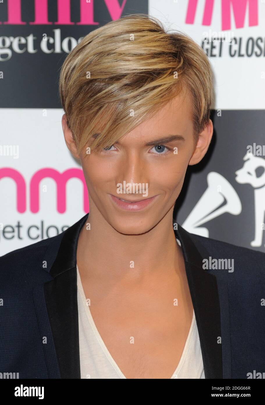 Harry Derbidge from The Only Way Is Essex meet fans at HMVÃ•s Westfield ...