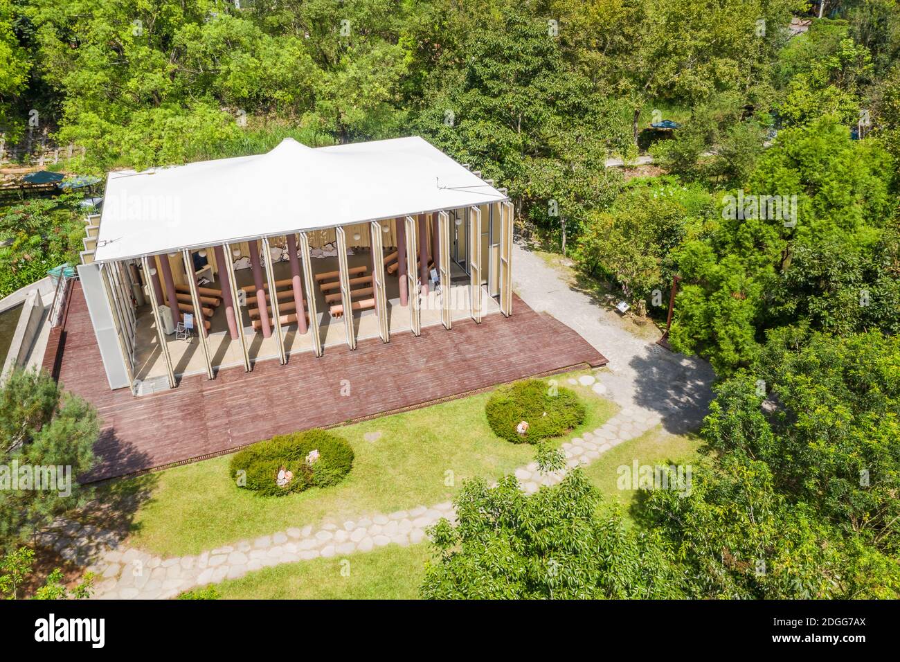 The paper dome puli hi-res stock photography and images - Alamy
