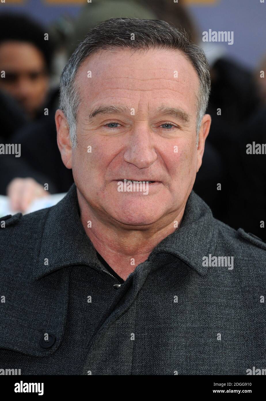 Robin Williams arriving at the UK Premiere of Happy Feet 2, Cineworld ...
