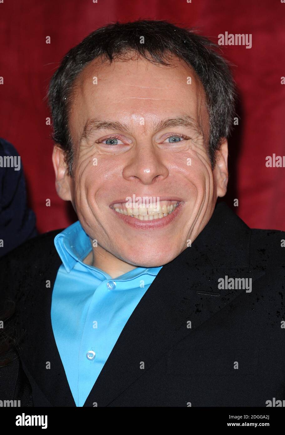 Warwick Davis at the European Premiere of Sherlock Holmes A Game of ...