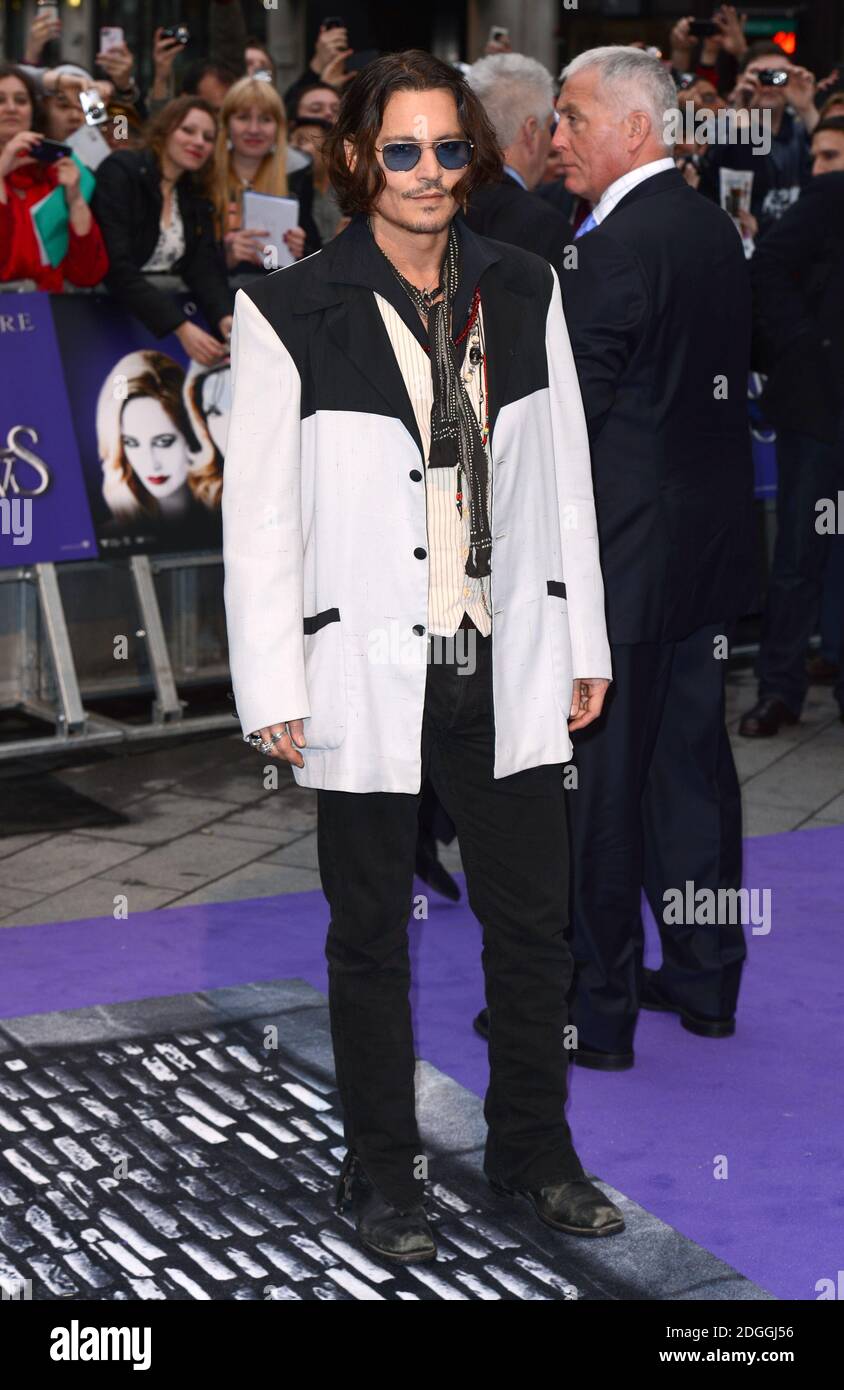 Johnny Depp arriving at the Dark Shadows European Premiere, Empire ...