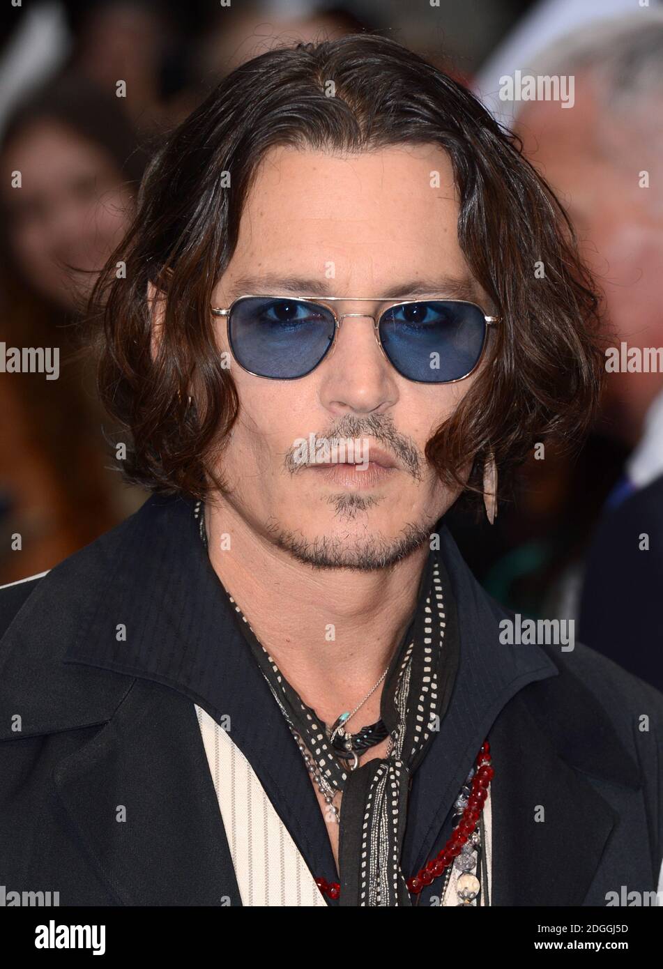 Johnny Depp arriving at the Dark Shadows European Premiere, Empire ...