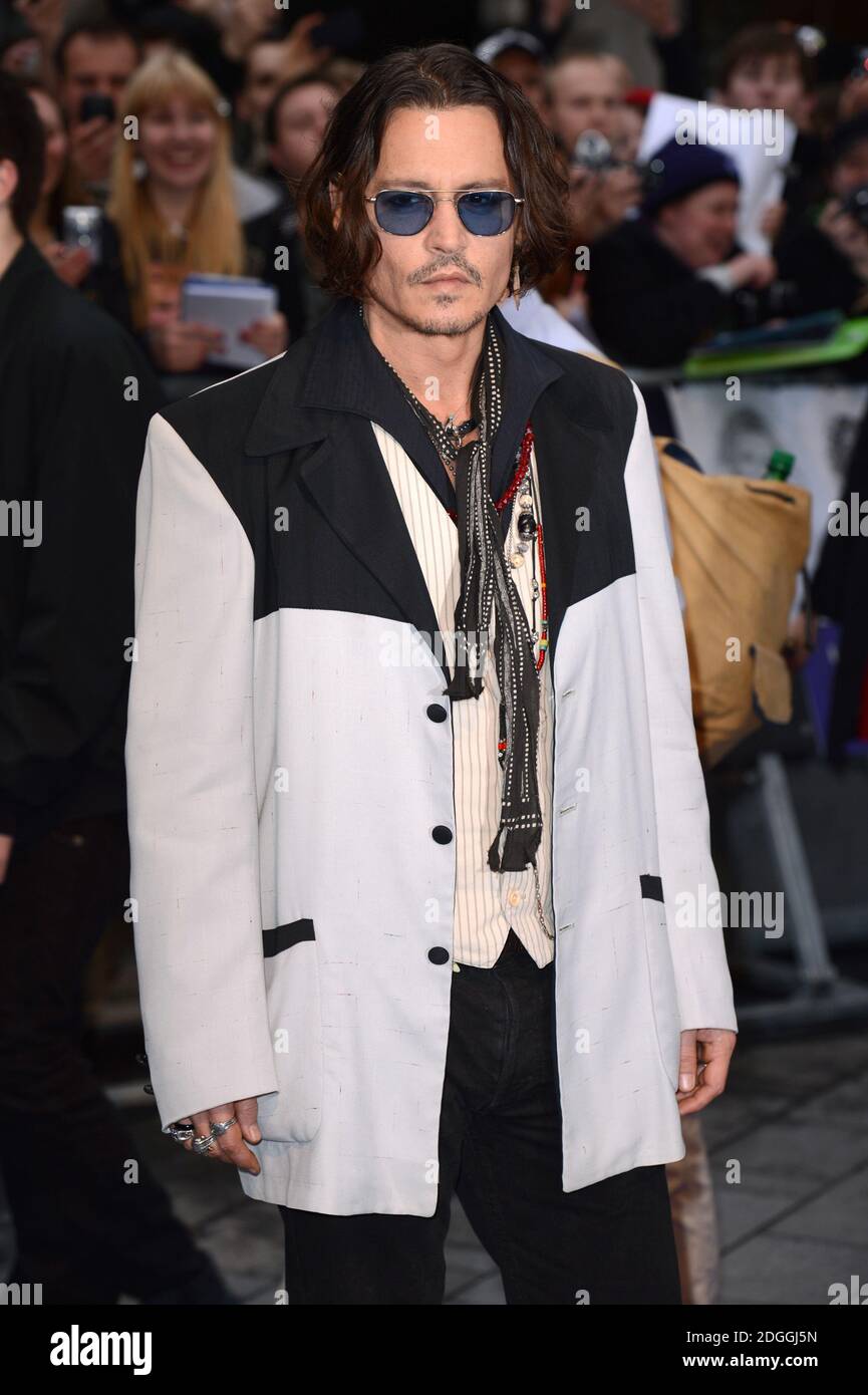 Johnny Depp arriving at the Dark Shadows European Premiere, Empire ...