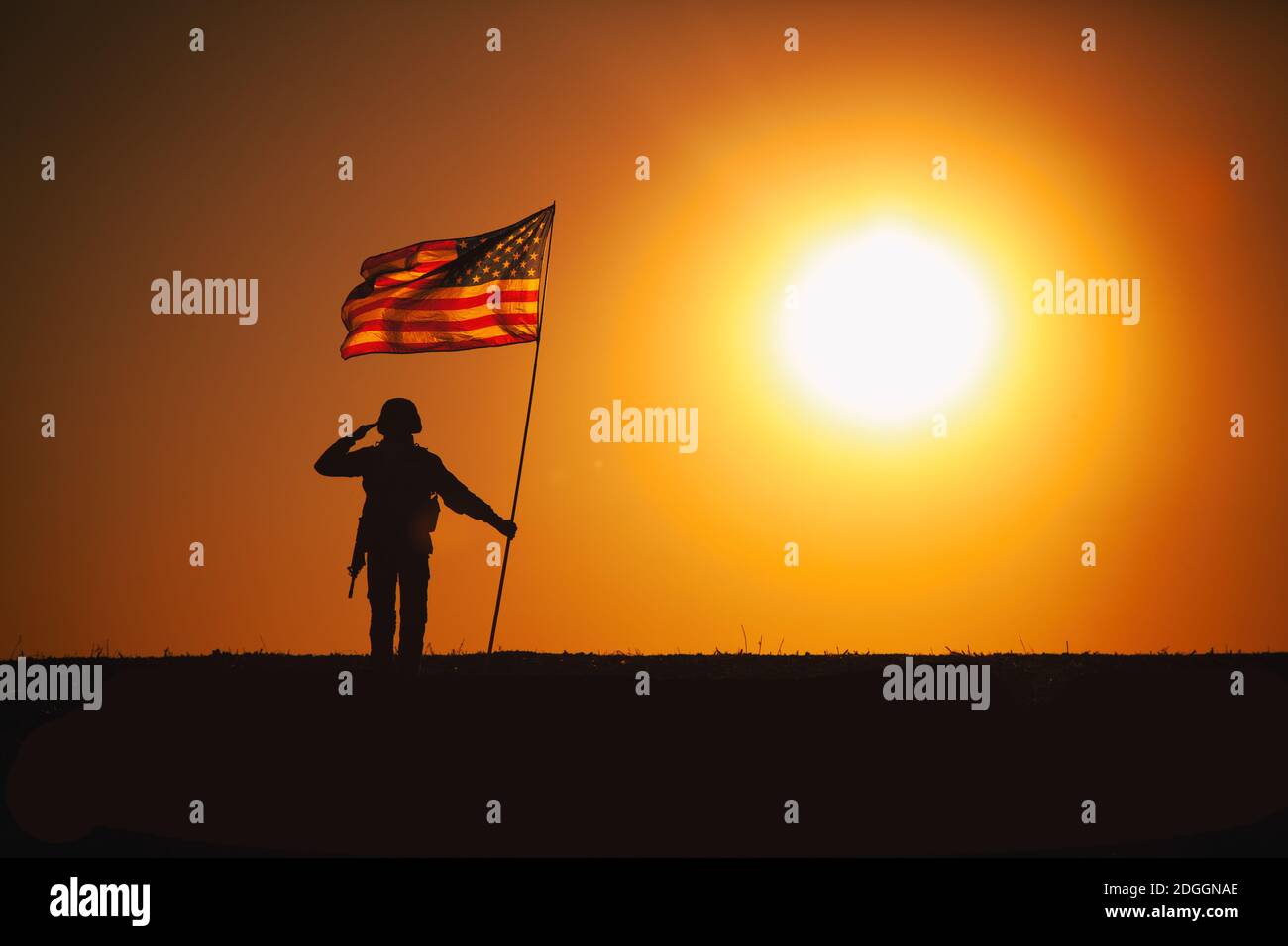 Armed service saluting usa hi-res stock photography and images - Alamy