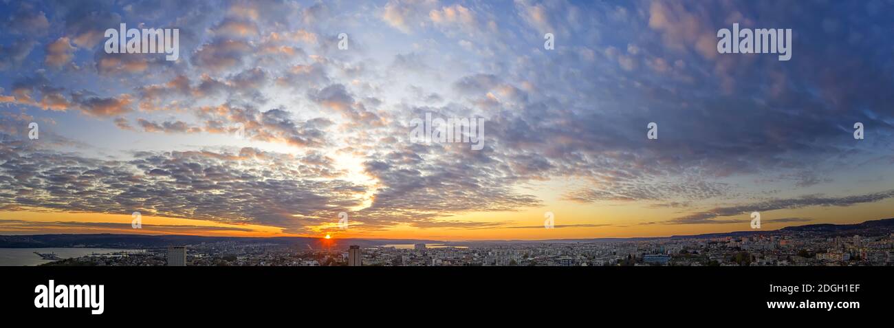 Sunrise amazing sky hi-res stock photography and images - Alamy