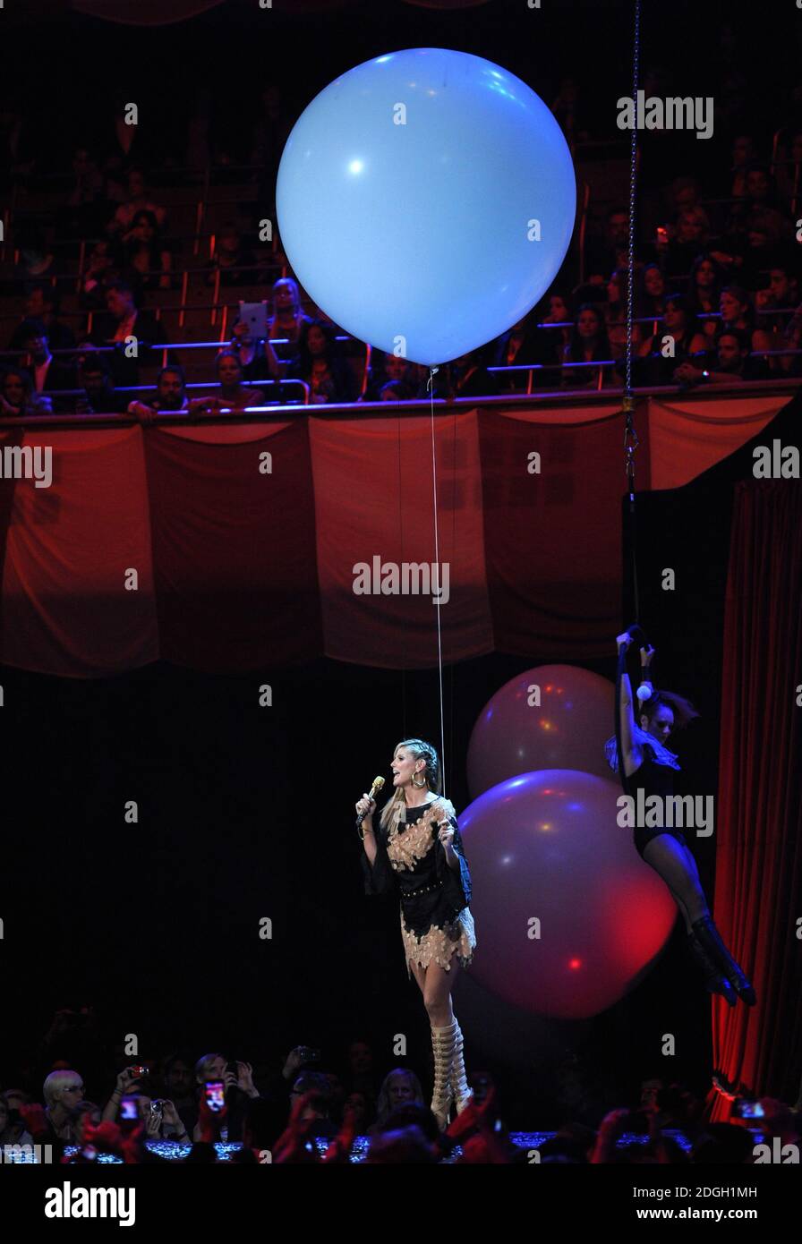 Mtv music awards balloon hi-res stock photography and images - Alamy