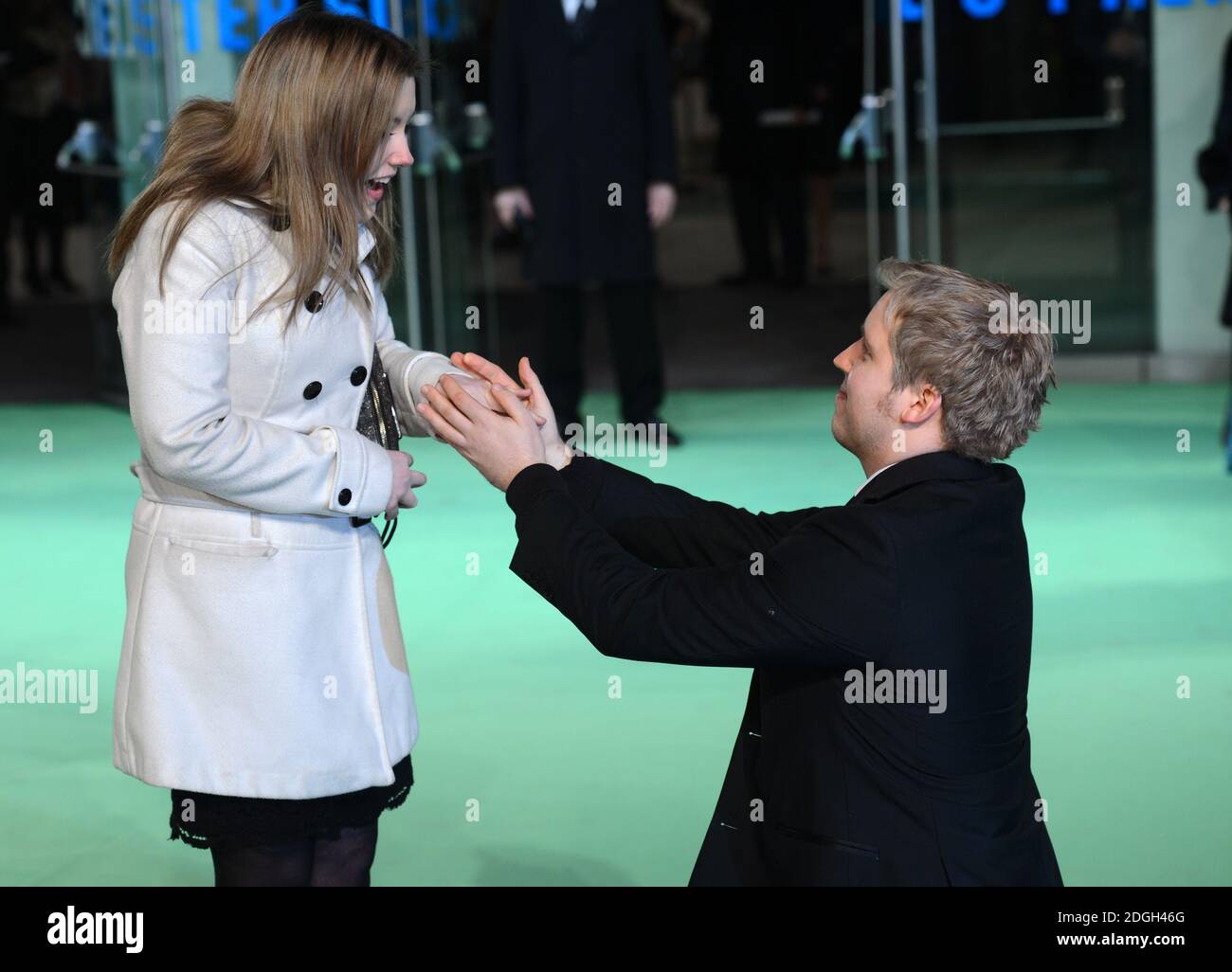 A couple Propose at The Hobbit, An Unexpected Journey Premiere, Odeon ...