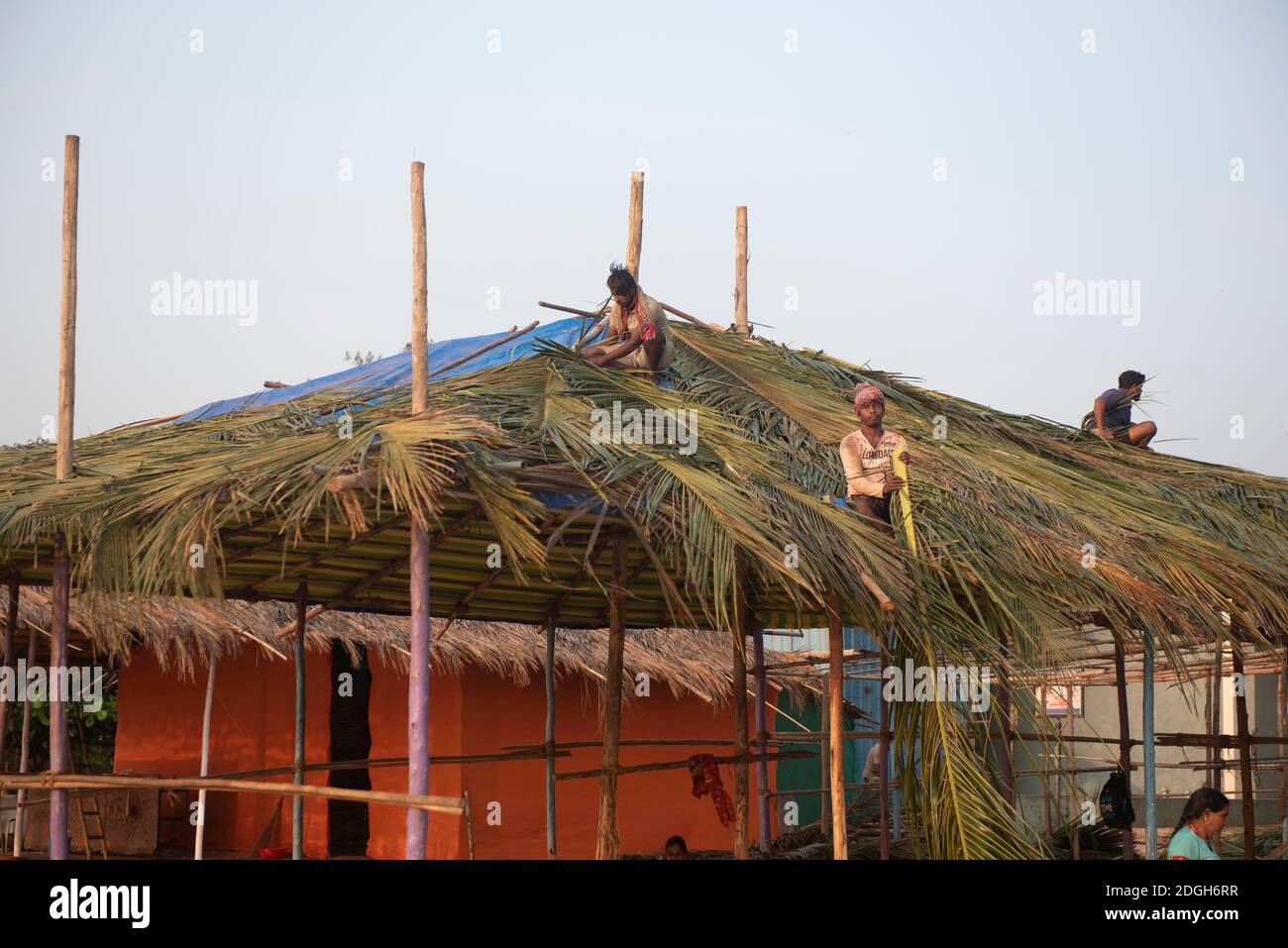 Coconut leaves roof hi-res stock photography and images - Alamy
