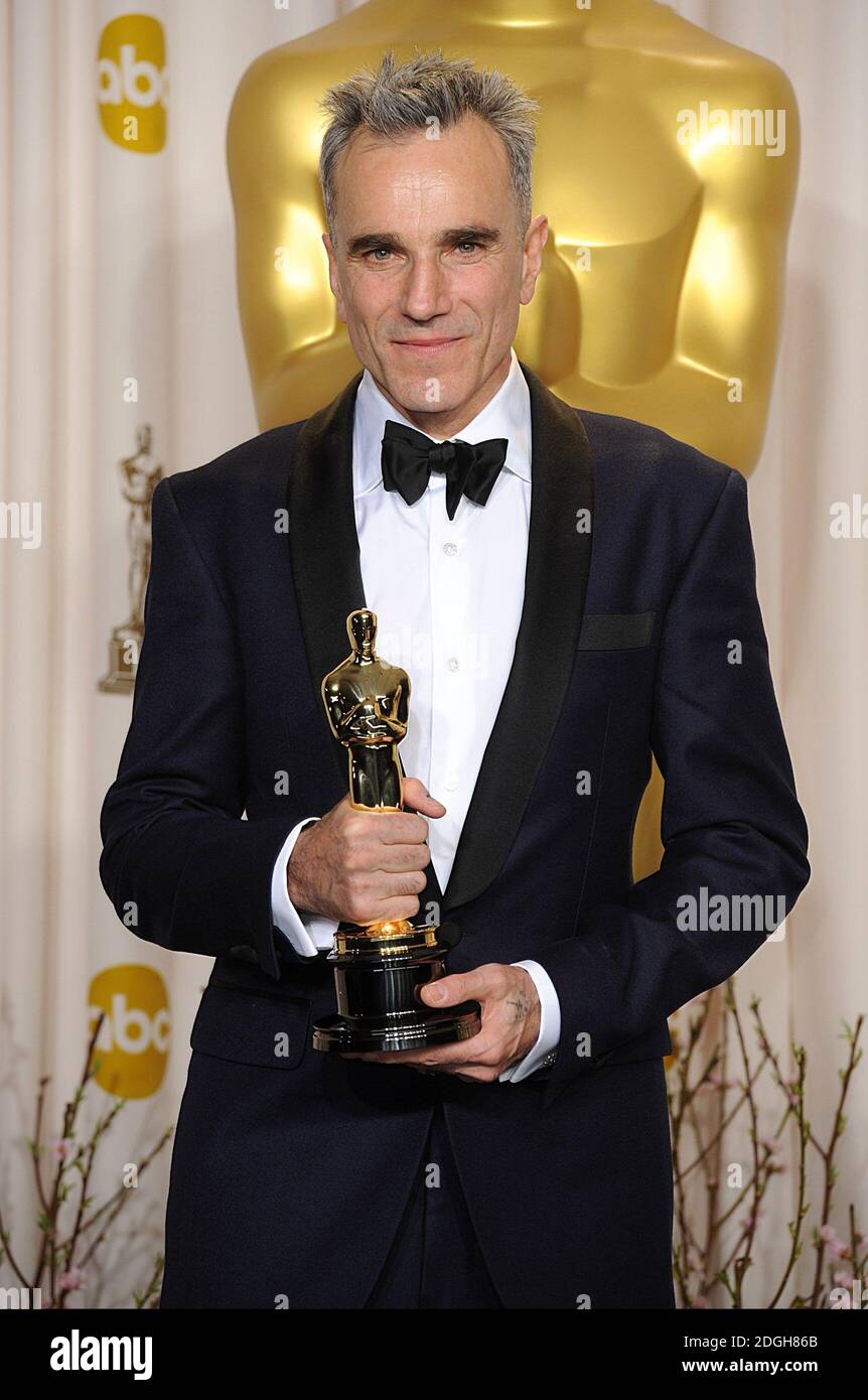 Daniel Day-Lewis with his Oscar for Best Actor in a leading role for ...