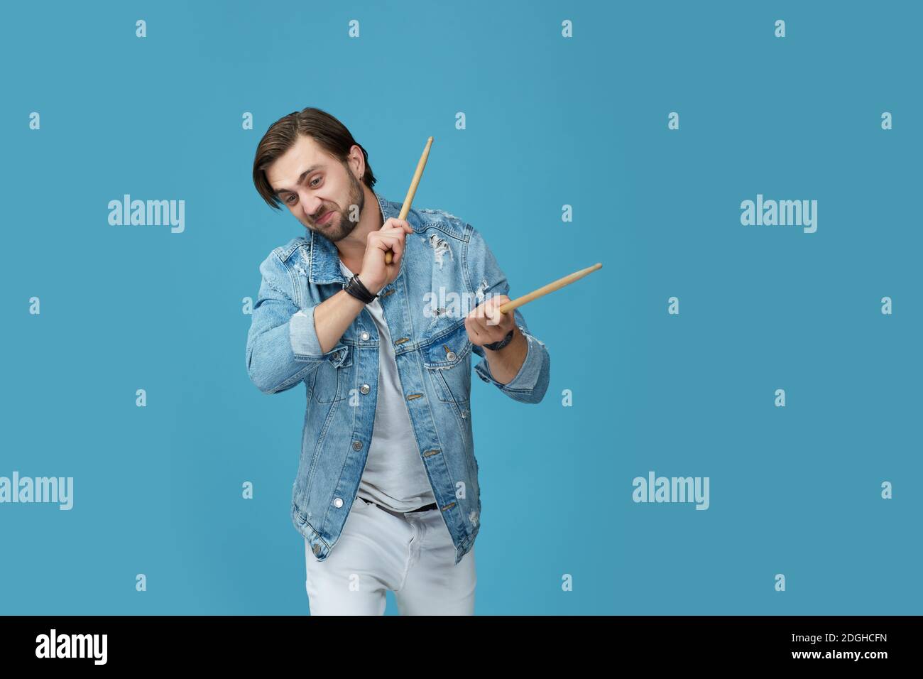 Man handsome drummer hi-res stock photography and images - Alamy