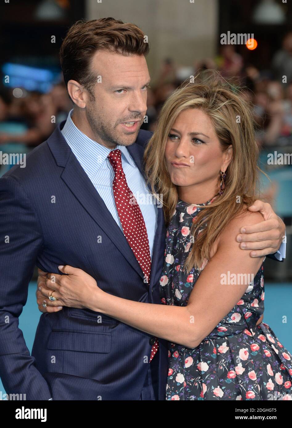 Jason Sudeikis and Jennifer Aniston arriving at the European Premiere ...