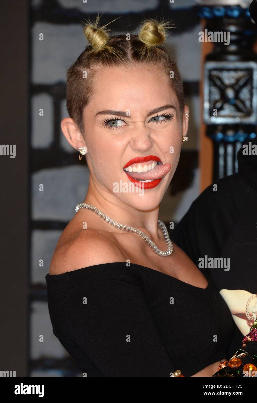 Miley Cyrus arriving at the MTV Video Music Awards 2013, The Barclay ...