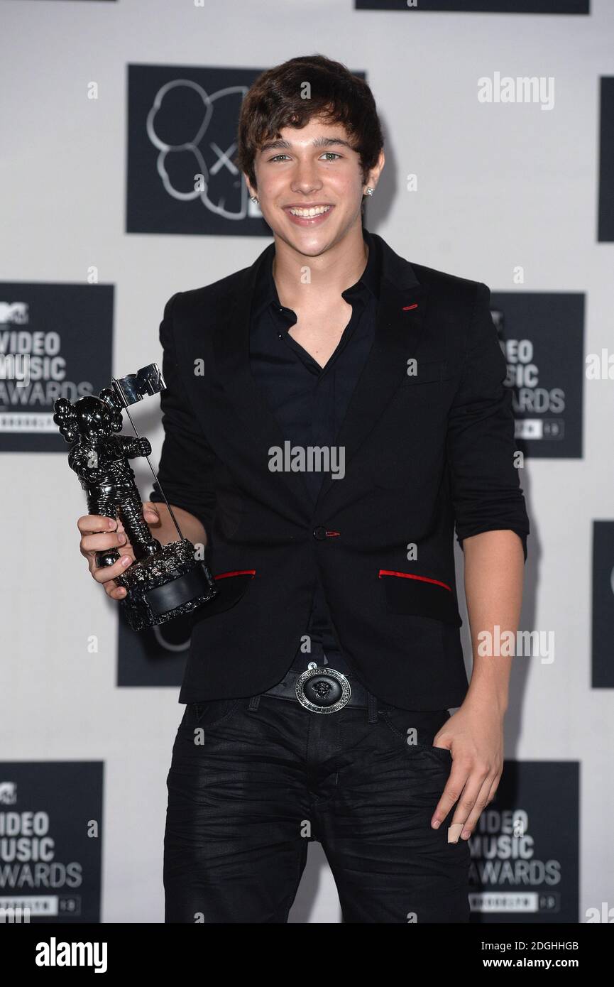 Austin Mahone backstage in the Awards Room at the MTV Video Music ...